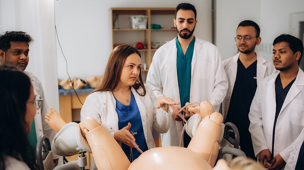 Acute verloskundige situaties: Hands-on Training en Klinisch Redeneren ...